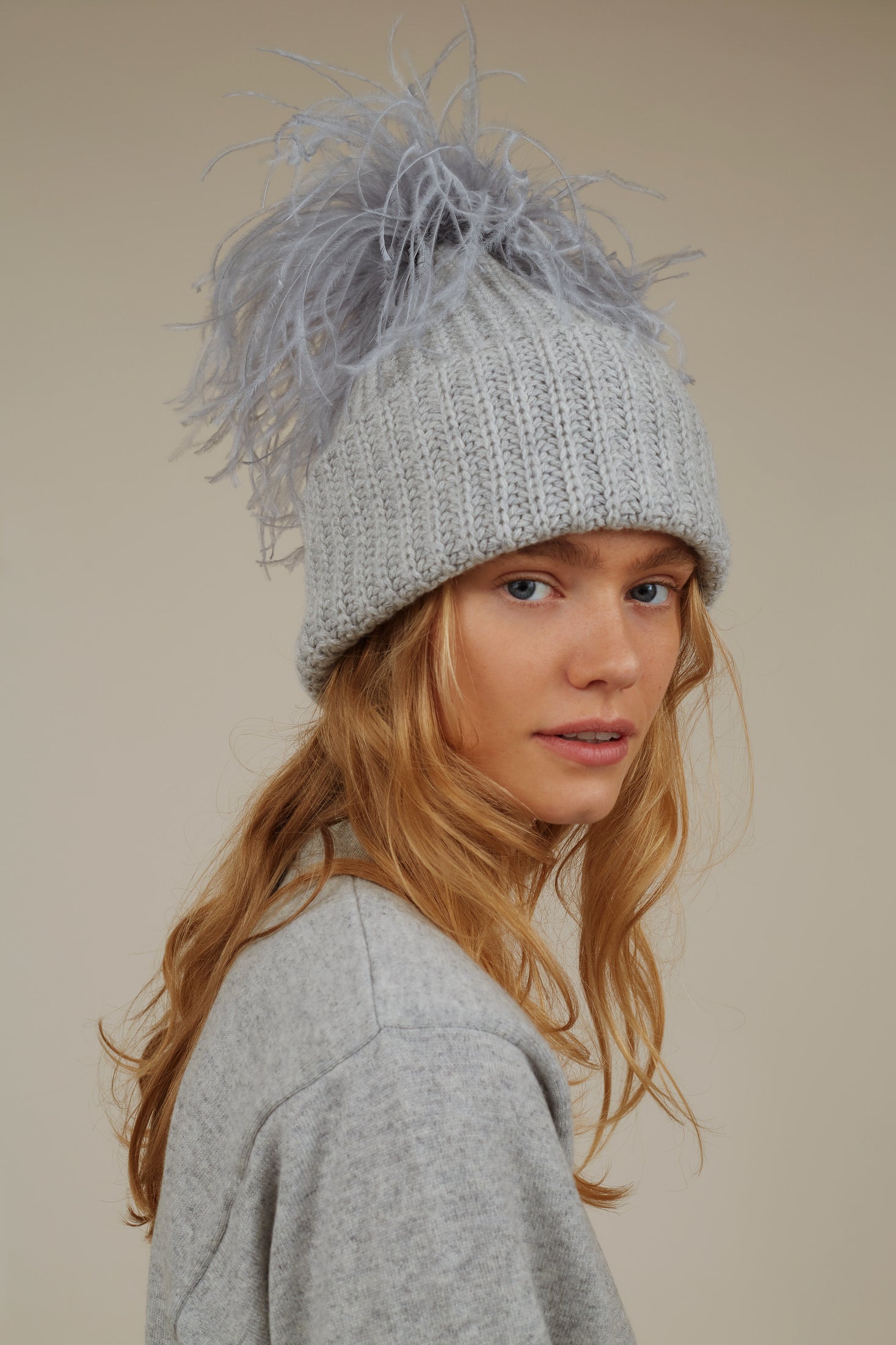 ART ESSAY CLOVER FEATHER DECO CASHMERE BEANIE – artessayit