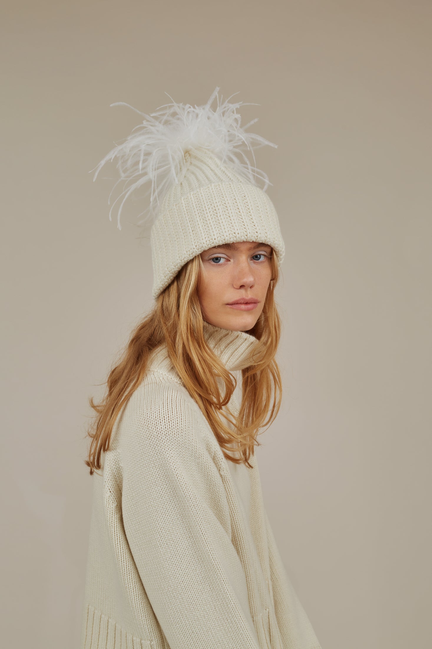 ART ESSAY CLOVER FEATHER DECO CASHMERE BEANIE – artessayit